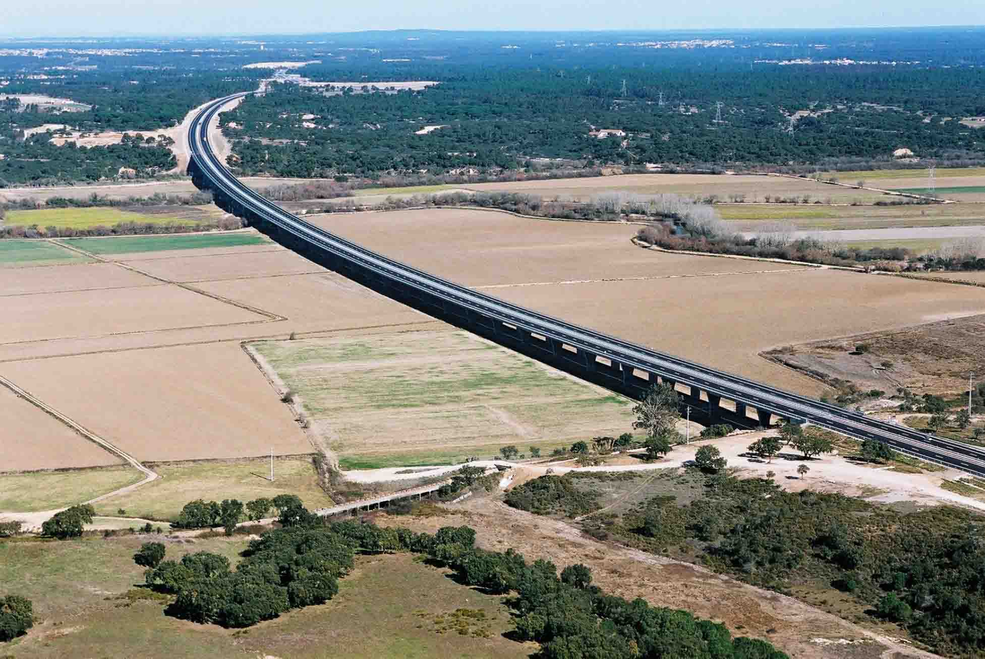 Viaduct over the Sorraia River on the A13Client: Brisa SAYear: 2003 ...